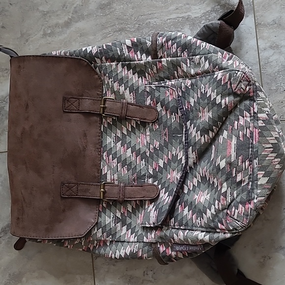 Madison & Dakota | Bags | Very Nice Madison Dakota Backpack | Poshmark